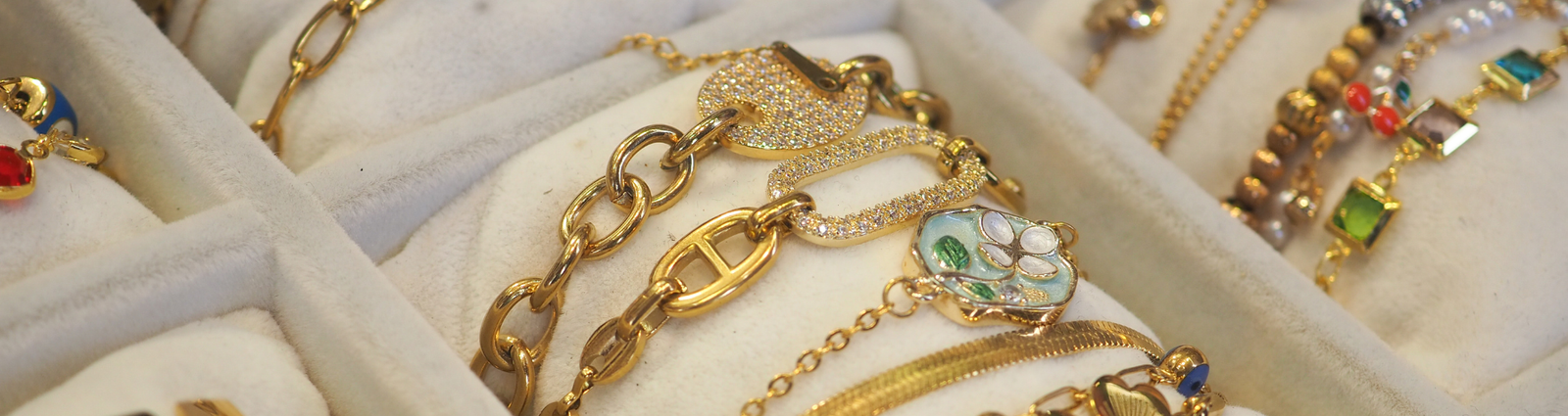 Pandora Discount Code – Up To 45% Off November 2025 - ScratchCoup